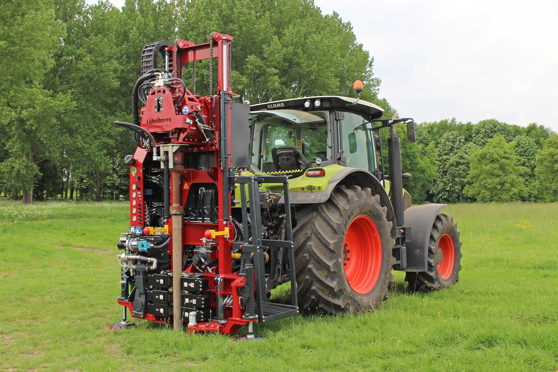 SRST 110 Tractor-mounted Sonic drill rig | Eijkelkamp North America